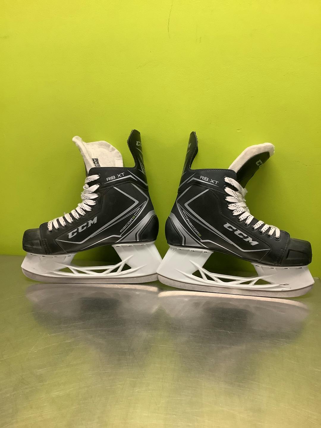 Used Ccm Rib Xt Senior 8 Ice Hockey Skates | SidelineSwap