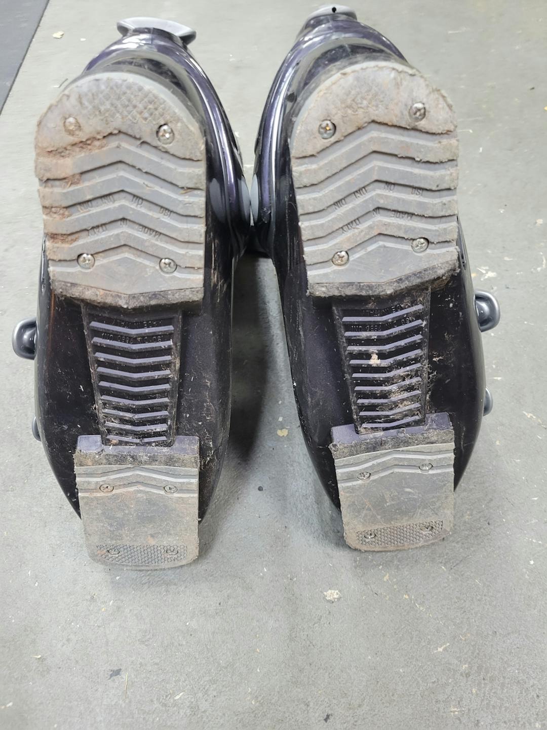 Used Axis Cx24 275 Mp - M09.5 - W10.5 Men's Downhill Ski Boots ...