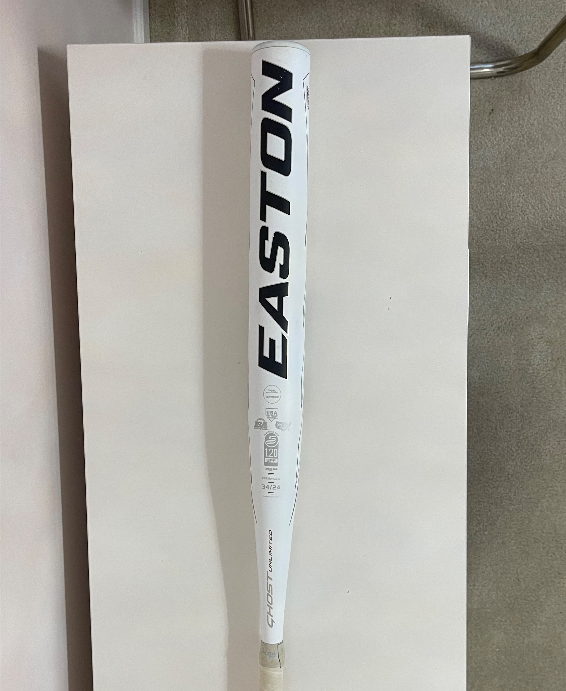 New 2023 Easton Ghost Unlimited Bat (-10) 24 oz 34" | SidelineSwap