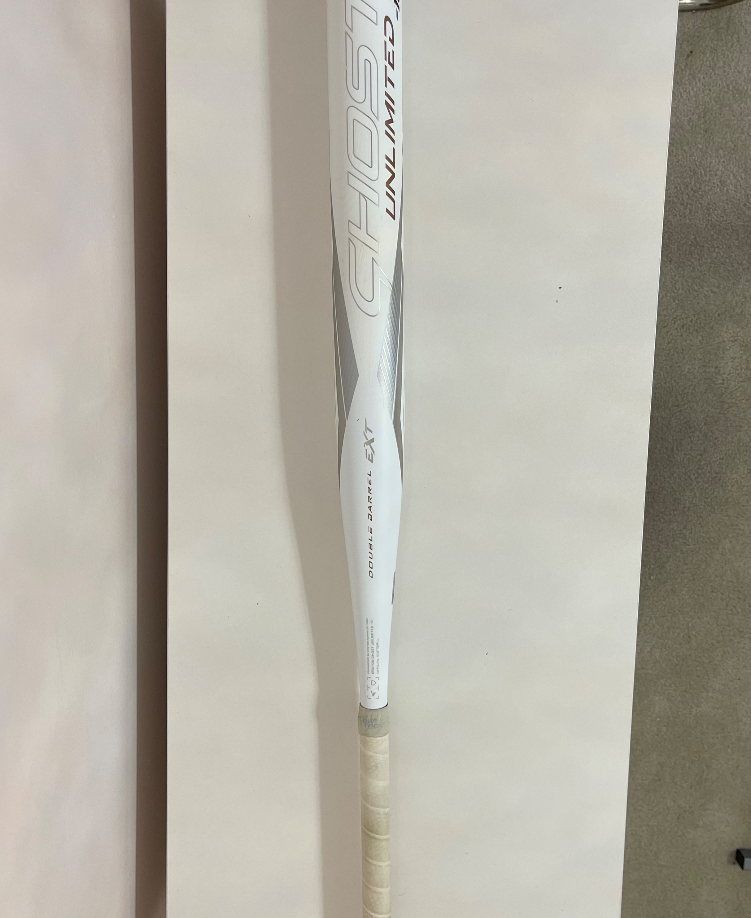 New 2023 Easton Ghost Unlimited Bat (-10) 24 oz 34" | SidelineSwap