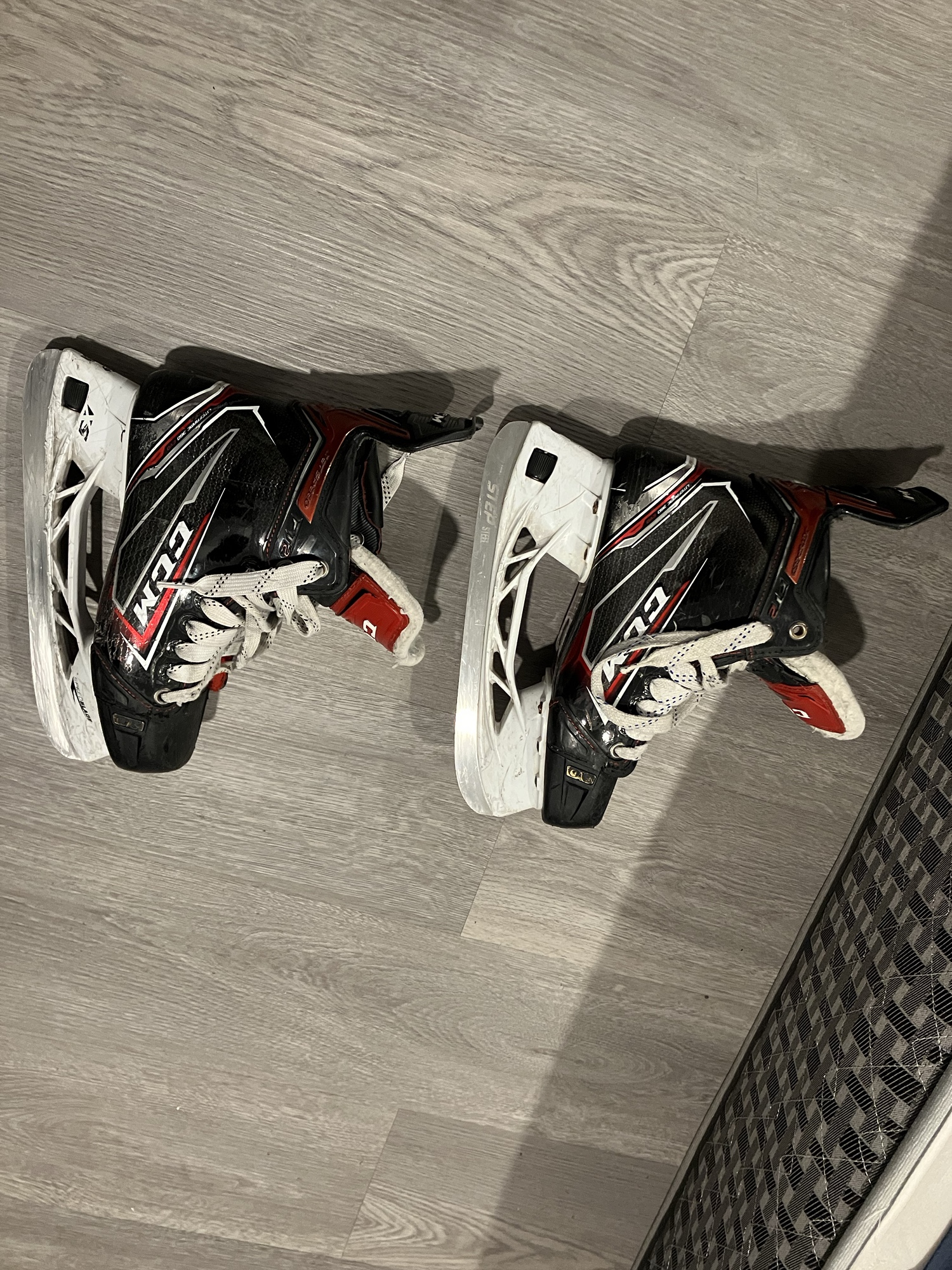 CCM JetSpeed FT2 Hockey Skates | SidelineSwap