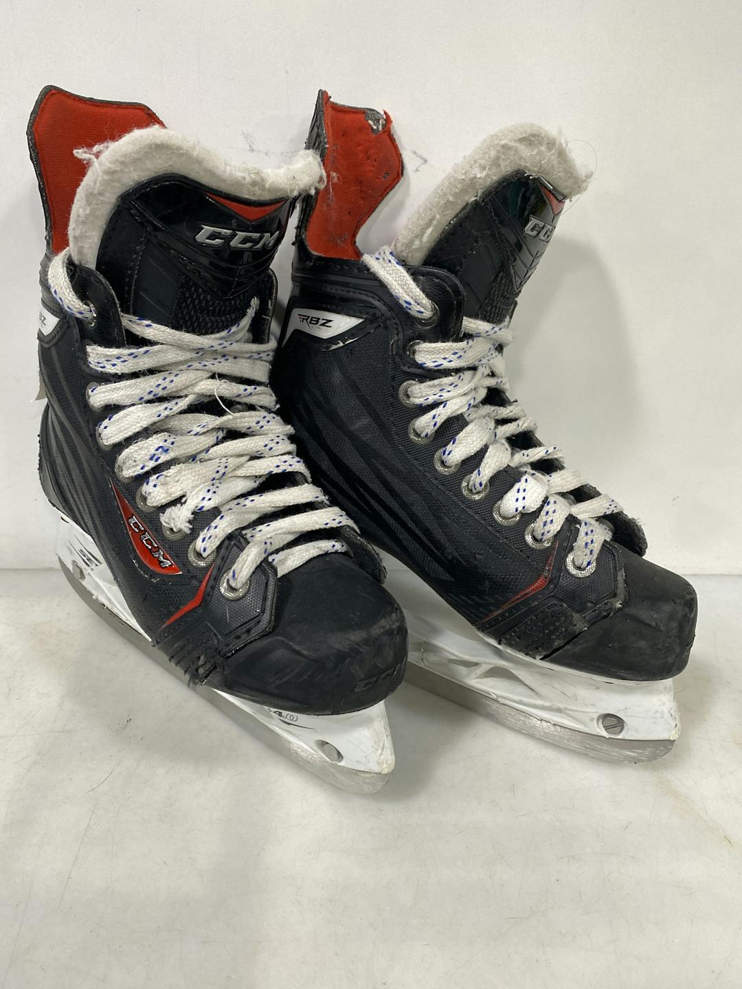 Used Ccm Rbz Junior 02 Ice Hockey Skates | SidelineSwap