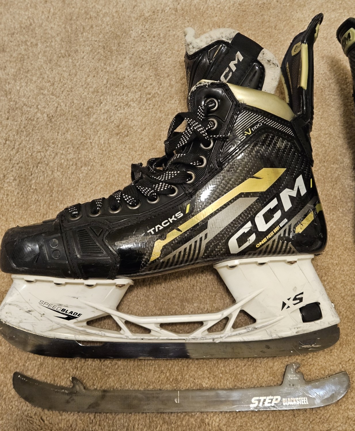 Used Senior CCM Tacks AS-V Pro Hockey Skates Regular Width 9 With ...