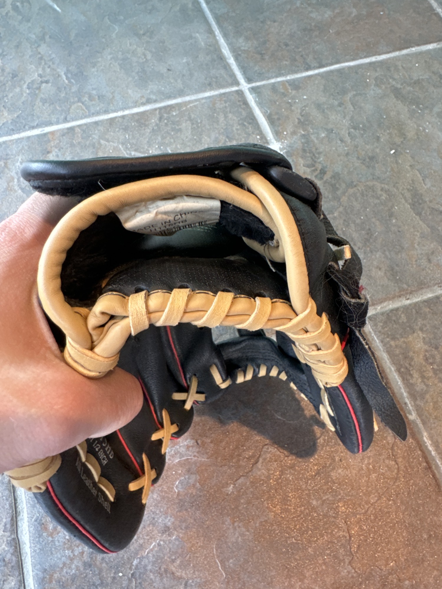 Black Used Rawlings Highlight Series Right Hand Throw Infield Baseball Glove 11.5" | SidelineSwap