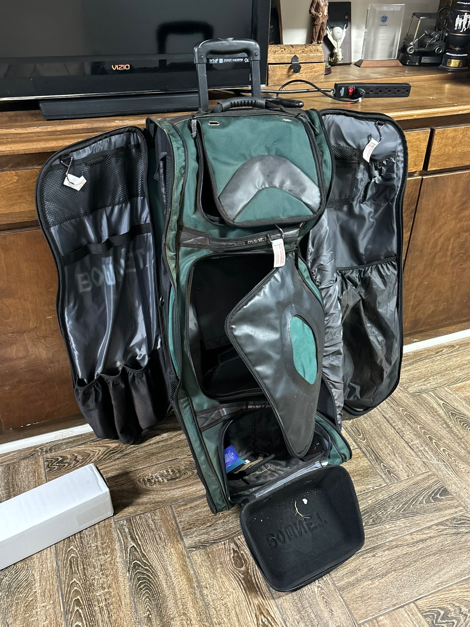 Practically New Bownet Commander Catcher's Bag | SidelineSwap