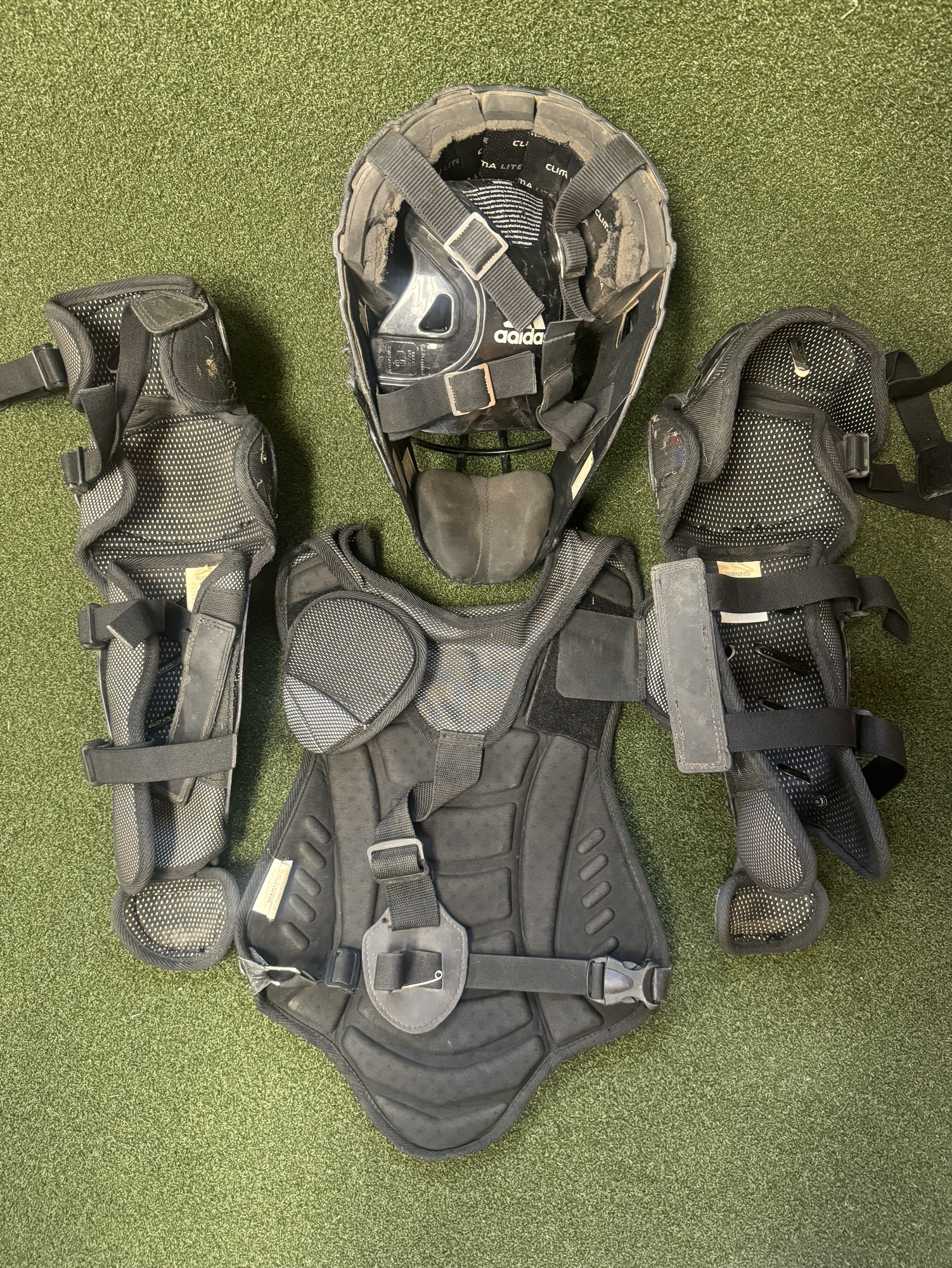 Adidas Catchers Set (2515) | SidelineSwap