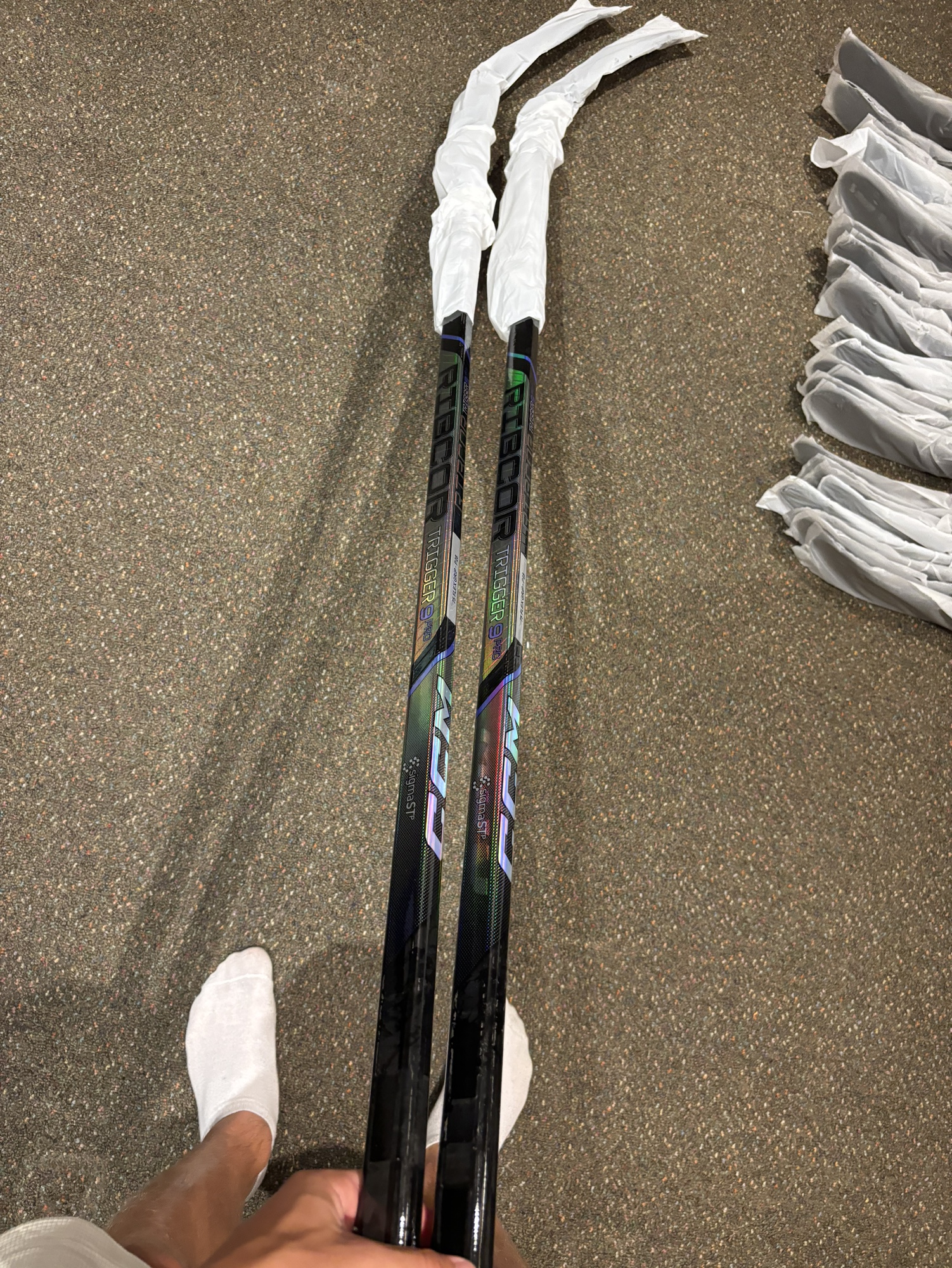 2 New Senior CCM Left Hand P28 75 Flex Trigger 9 Pro Hockey Stick ...