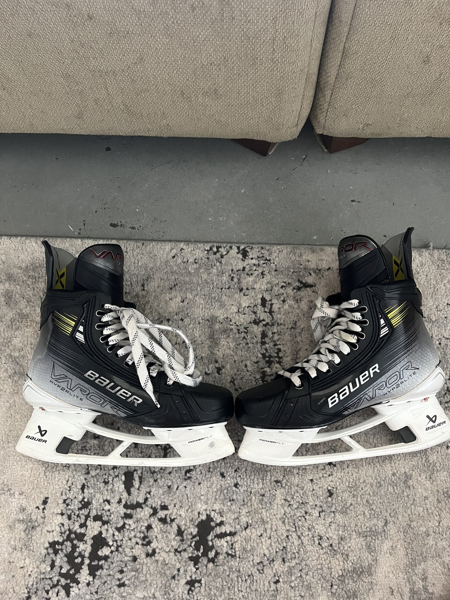 Bauer Hyperlite 2 Regular Width Size- 8 Vapor Hyperlite 2 Hockey Skates ...