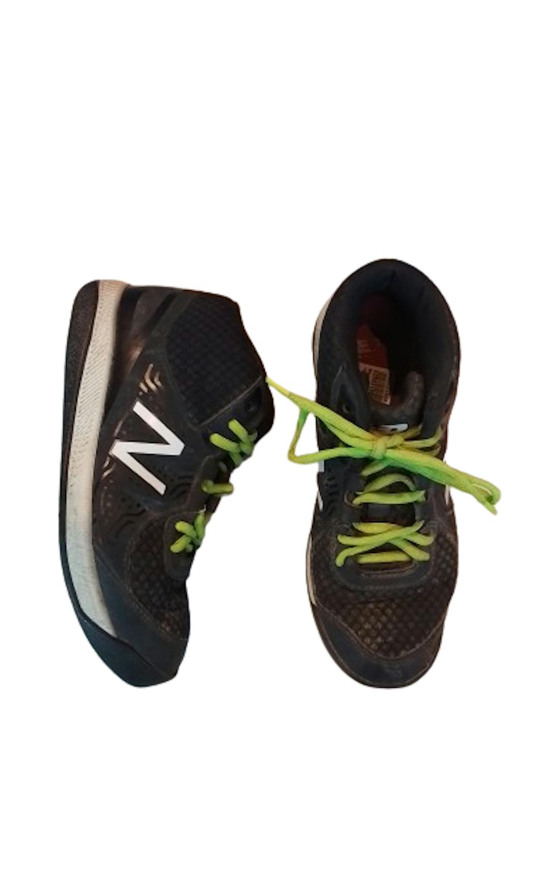 Used New Balance New Balance Junior 04 Baseball And Softball Cleats | SidelineSwap