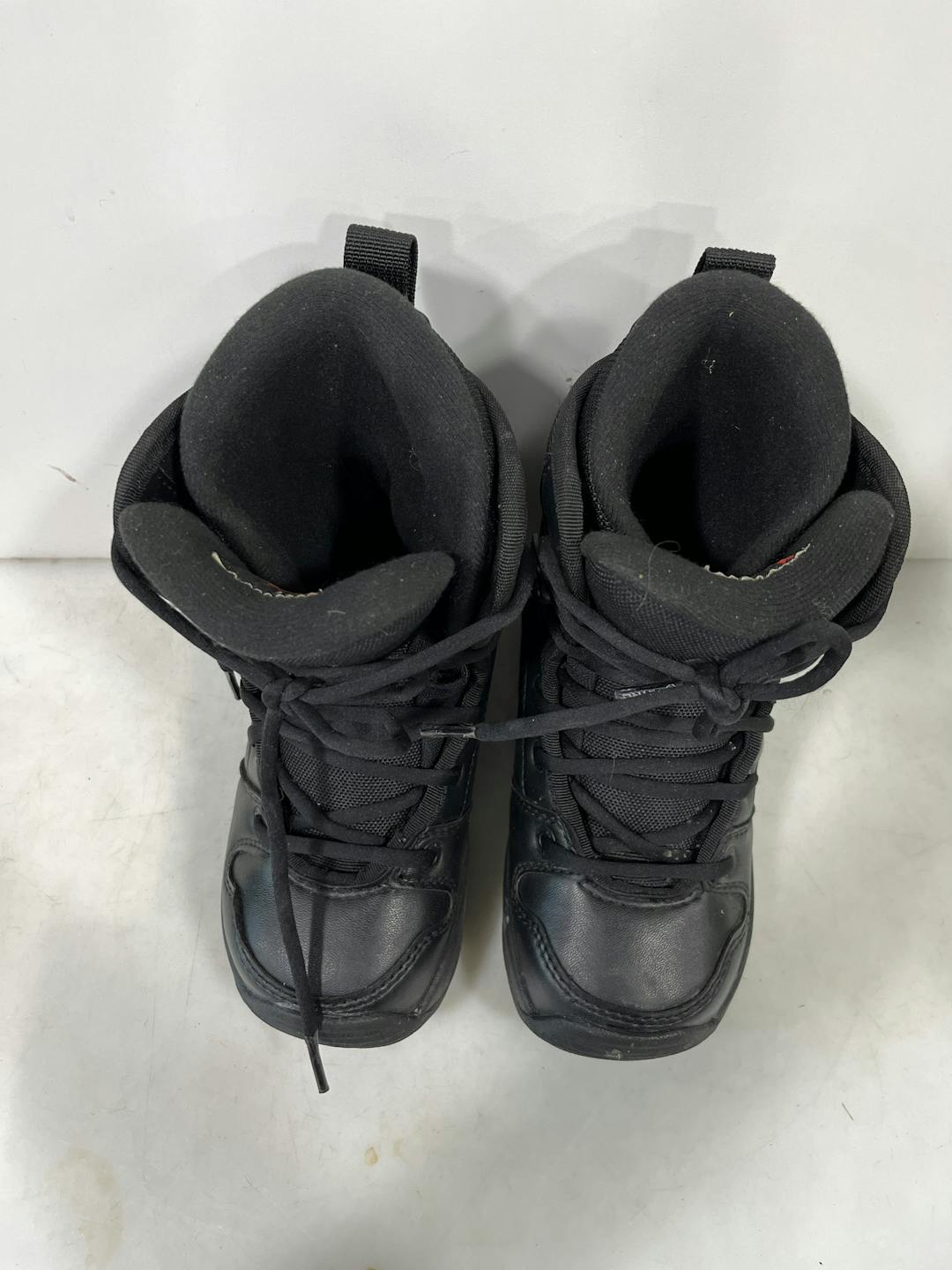 Used Nitro Vandal Junior 02.5 Boys' Snowboard Boots | SidelineSwap