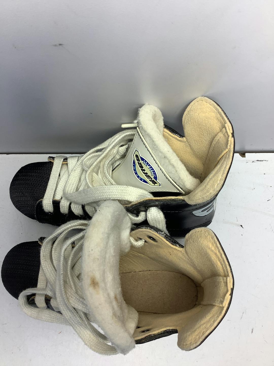 Used Bauer Impact Pantera Junior 01 Ice Hockey Skates | SidelineSwap