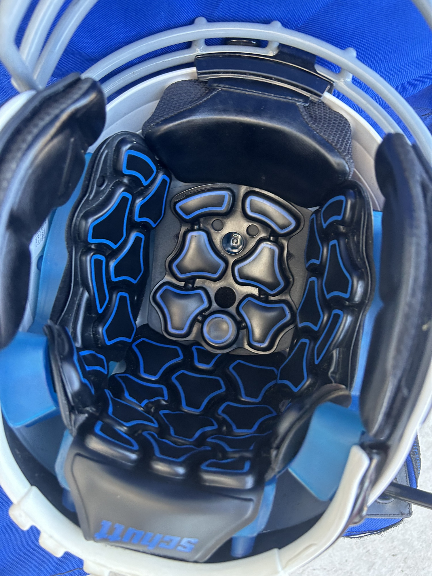 2022 Schutt F7 Football Helmet | SidelineSwap