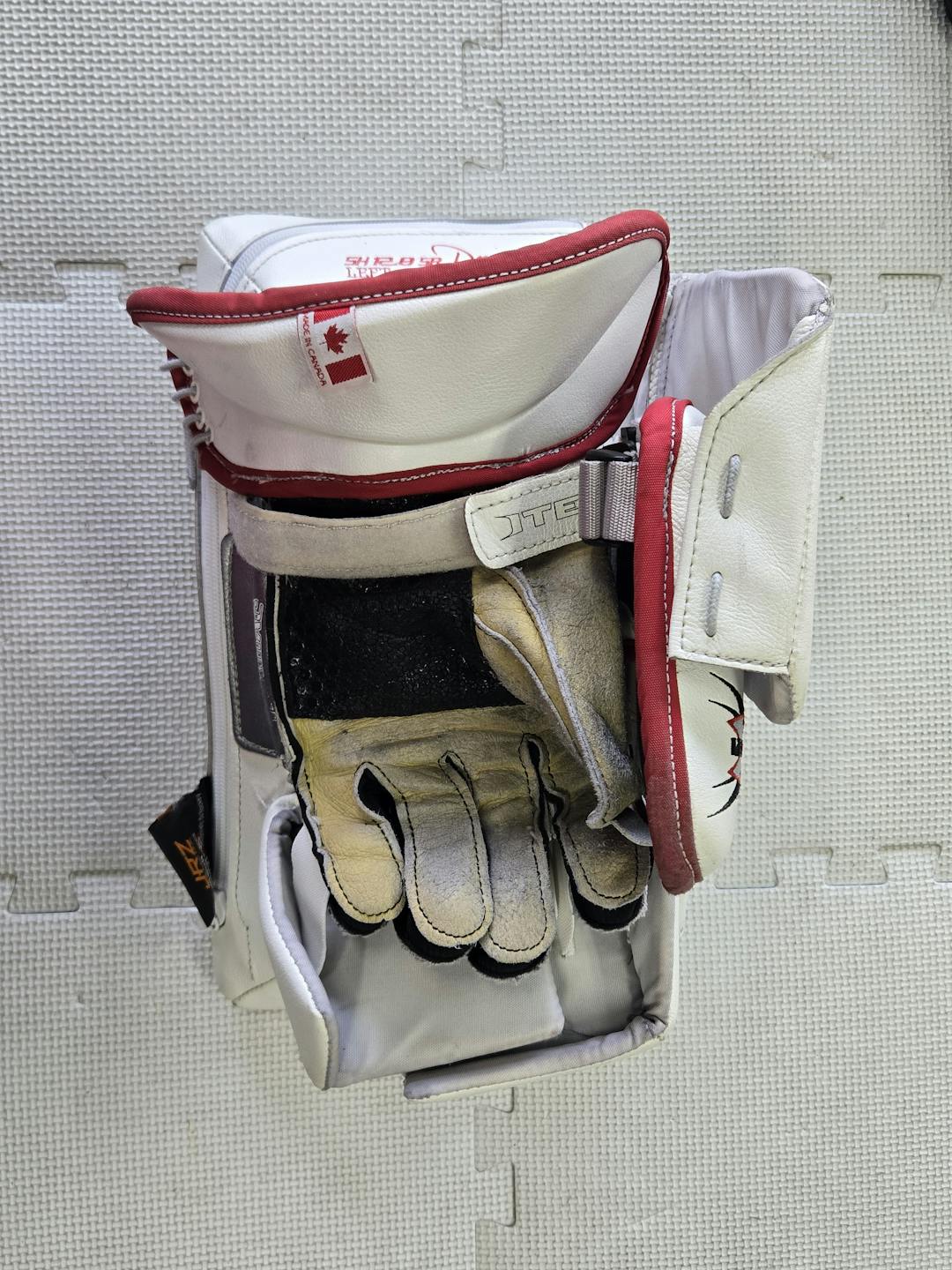 Used Itech Wing Full Right Goalie Blockers | SidelineSwap