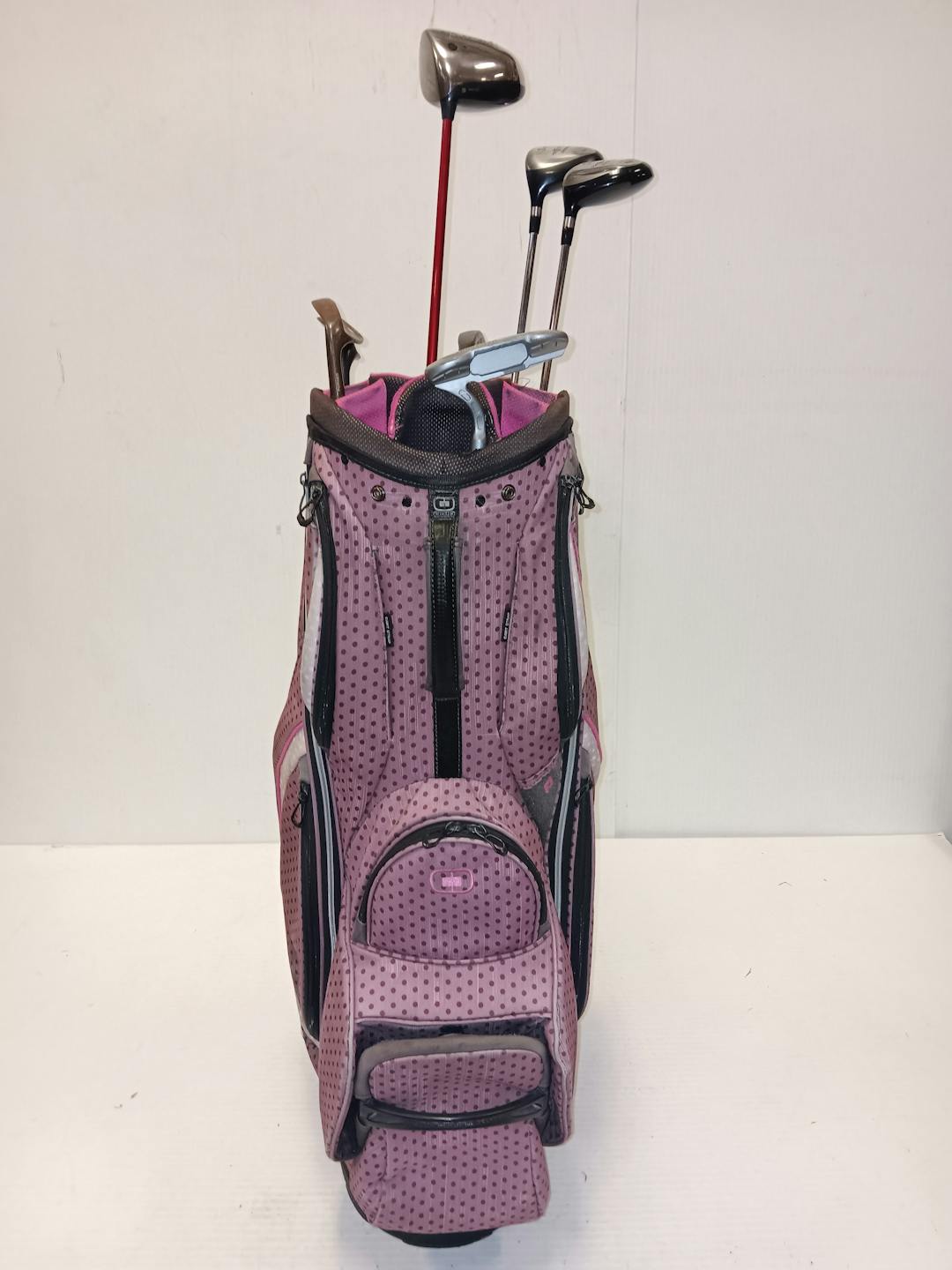 Used Ogio Acorn Pink Golf Cart Bags | SidelineSwap